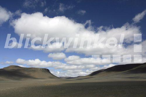 blickwinkel - karge Vulkanlandschaft, Island, Joekuldalsheidi ...
