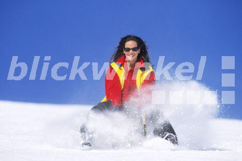 blickwinkel - Frau beim Schlittenfahren, Oesterreich, Alpen - woman ...