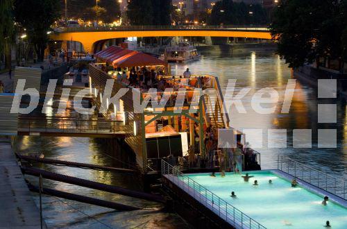blickwinkel - Wien, Badeschiff Donaukanal, Oesterreich, Wien ...