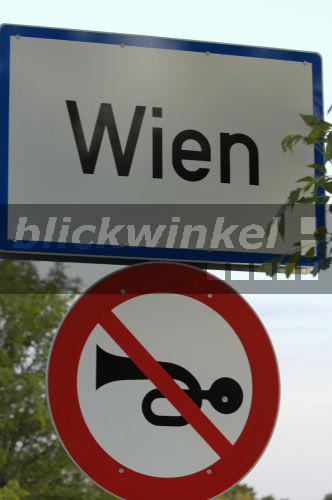 blickwinkel - Ortsschild Wien, Ende Hupverbot, Oesterreich, Wien, 19 ...