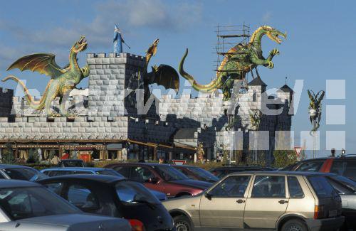 blickwinkel - Einkaufsstadt "Excalibur City", Tschechische Republik ...