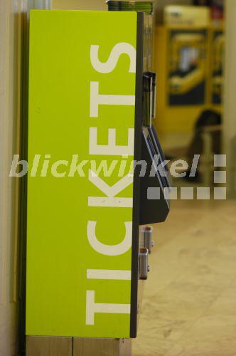 blickwinkel - Wien, City Airport Train, CAT, Ticketautomat, Oesterreich ...