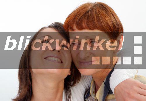 blickwinkel - Mutter, 60 Jahre, mit Tochter, 30 Jahre - mother, 60 ...