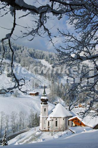 blickwinkel - barocke Wallfahrtskirche in Maria Gern im Winter ...