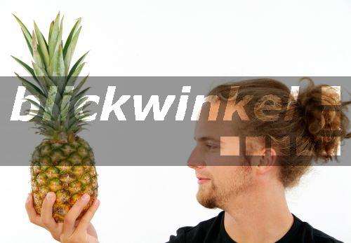 blickwinkel - junger Mann mit Ananas - young man with pineapple ...