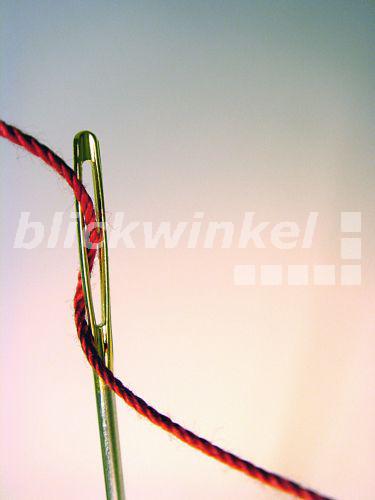 blickwinkel - Naehnadel und Faden - Sewing needle and yarn - McPHOTO ...