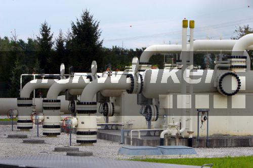 blickwinkel - Anlage zur Erdgasgewinnung - natural gas production ...