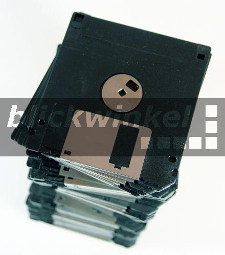 blickwinkel - Computer-Disketten - floppy disks - McPHOTO/BilderBox