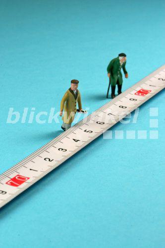 blickwinkel - Symbolbild Rentenalter - symbol picture retirement age ...