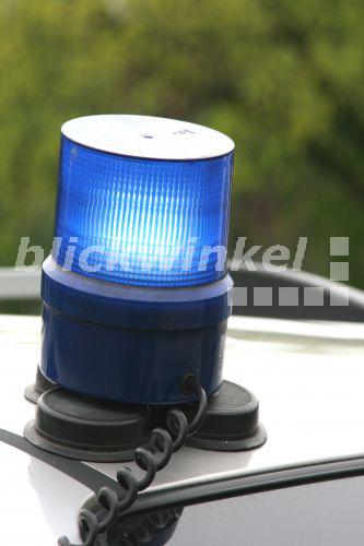 blickwinkel - abnehmbares Blaulicht auf PKW-Dach - removable flashing ...