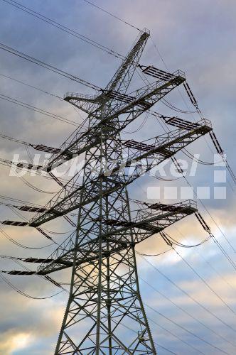 blickwinkel - Strommast, Deutschland, Niedersachsen, Stade - power pole ...