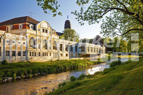 blickwinkel - Fluss Ahr mit Kurhaus mit Steigenberger Hotel ...