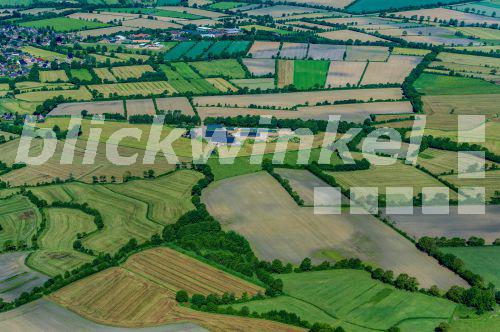 blickwinkel - Heckenlandschaft auf der Husumer Geest, Deutschland ...