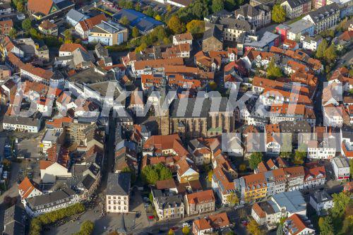 blickwinkel - Innenstadt von Sankt Wendel mit Wendalinusbasilika ...